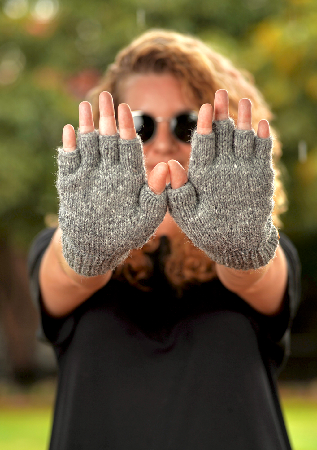 Woolen Mittens, Gloves & Hand Warmers, Knit hand warmers for women ...