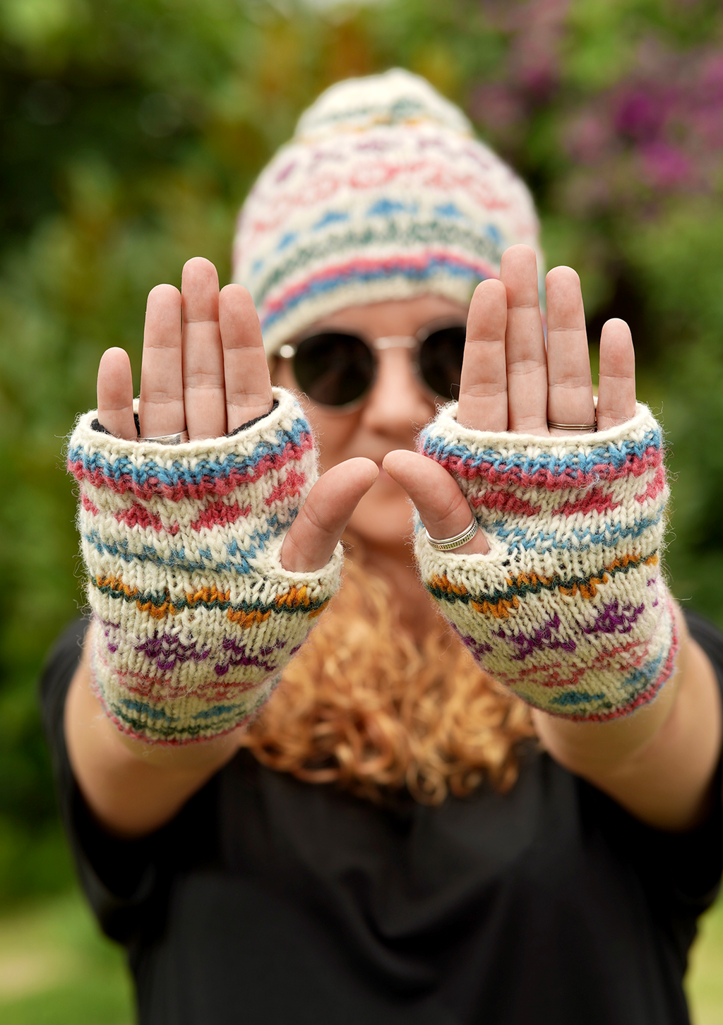 Woolen Mittens, Gloves & Hand Warmers, Knit hand warmers for women ...